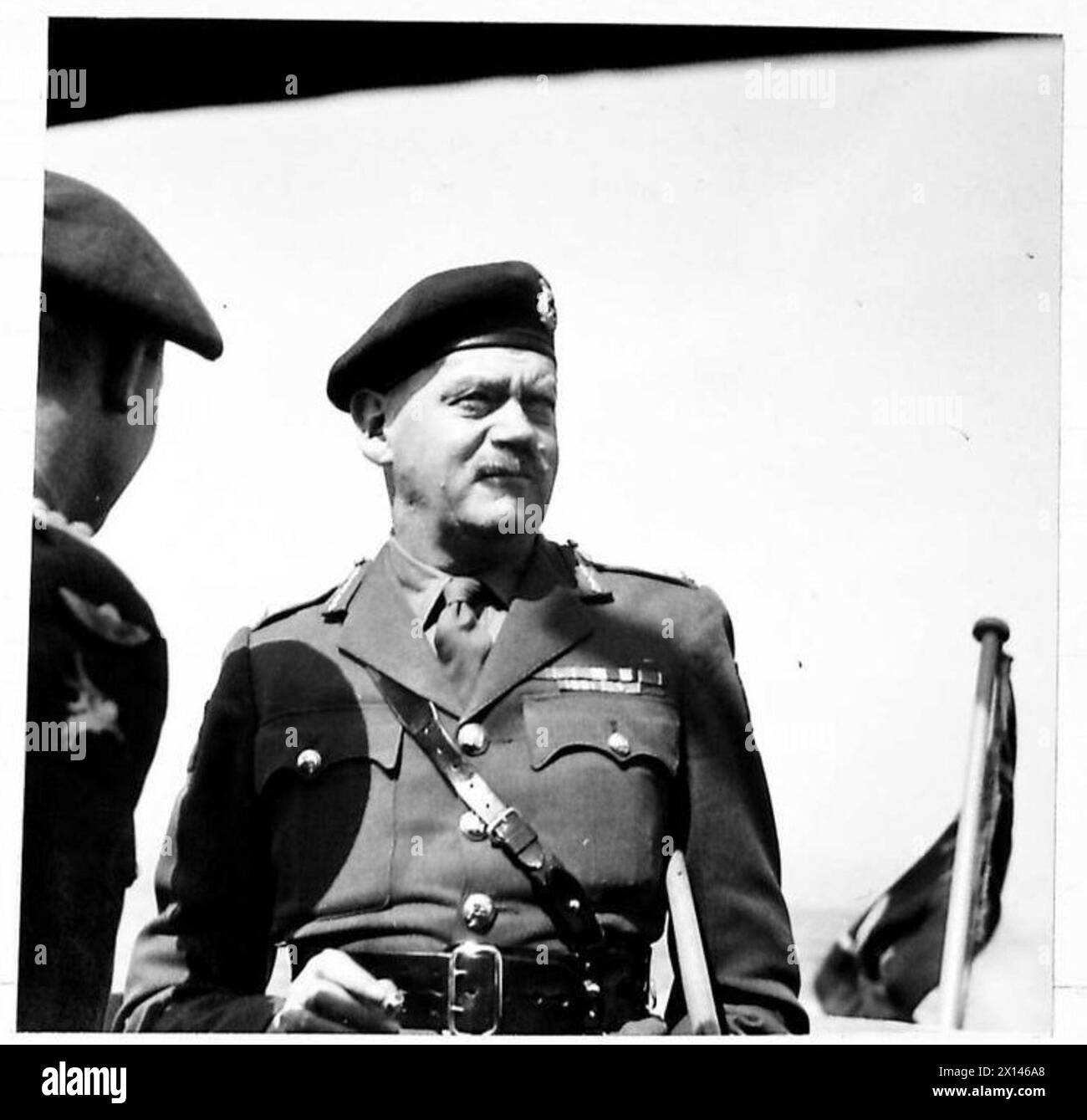 MAJOR GENERAL TAKES THE SALUTE AT AIRBORNE I.T.C. PASSING OUT - Major ...