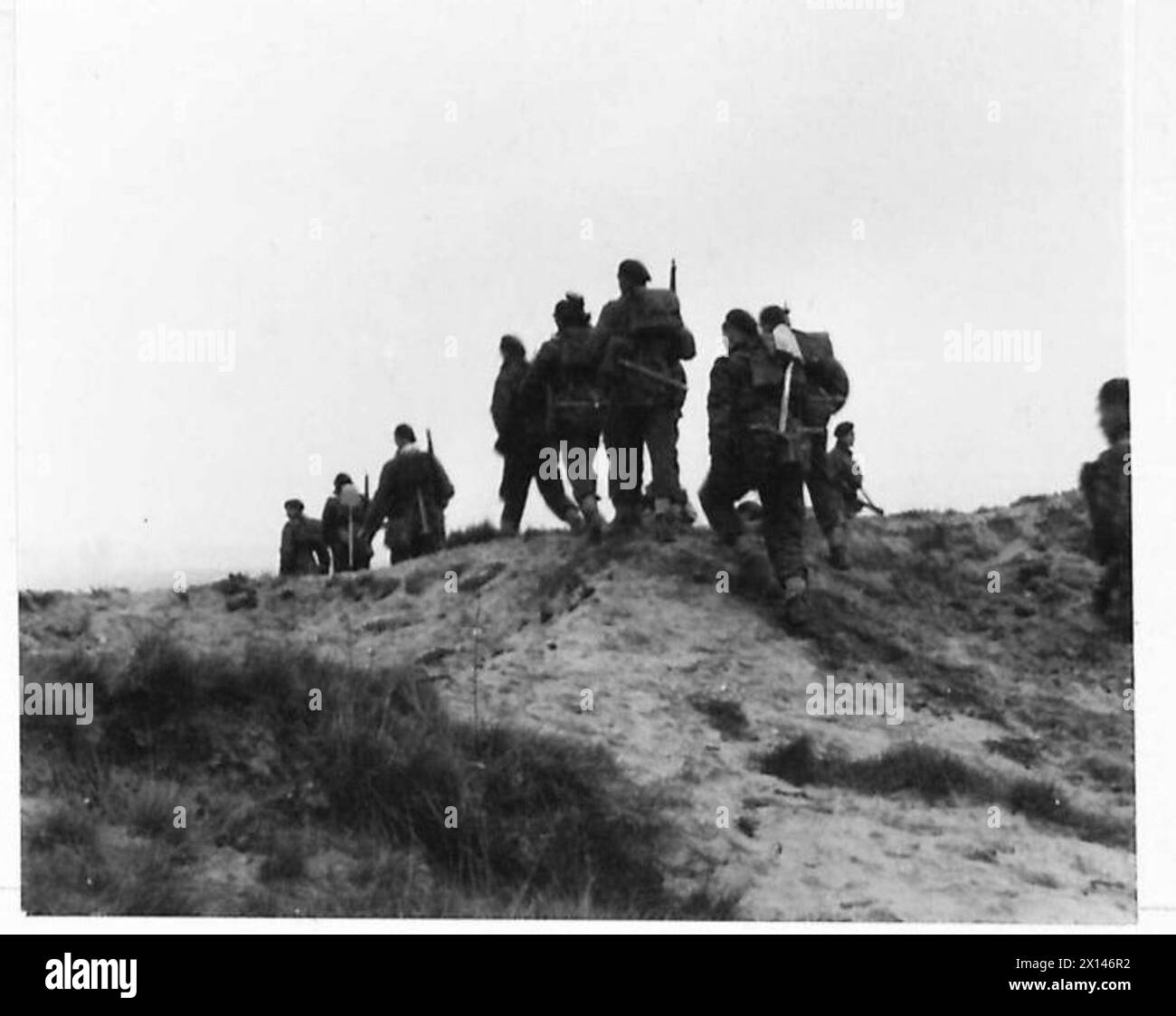 BRITISH COMMANDOS TAKE LAUENBURG [ELBE BRIDGEHEAD] - A party of ...