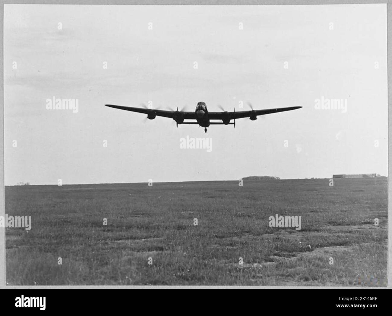 THE AVRO-LANCASTER : LATEST PICTURES JUST ISSUED - 6417 View of the ...