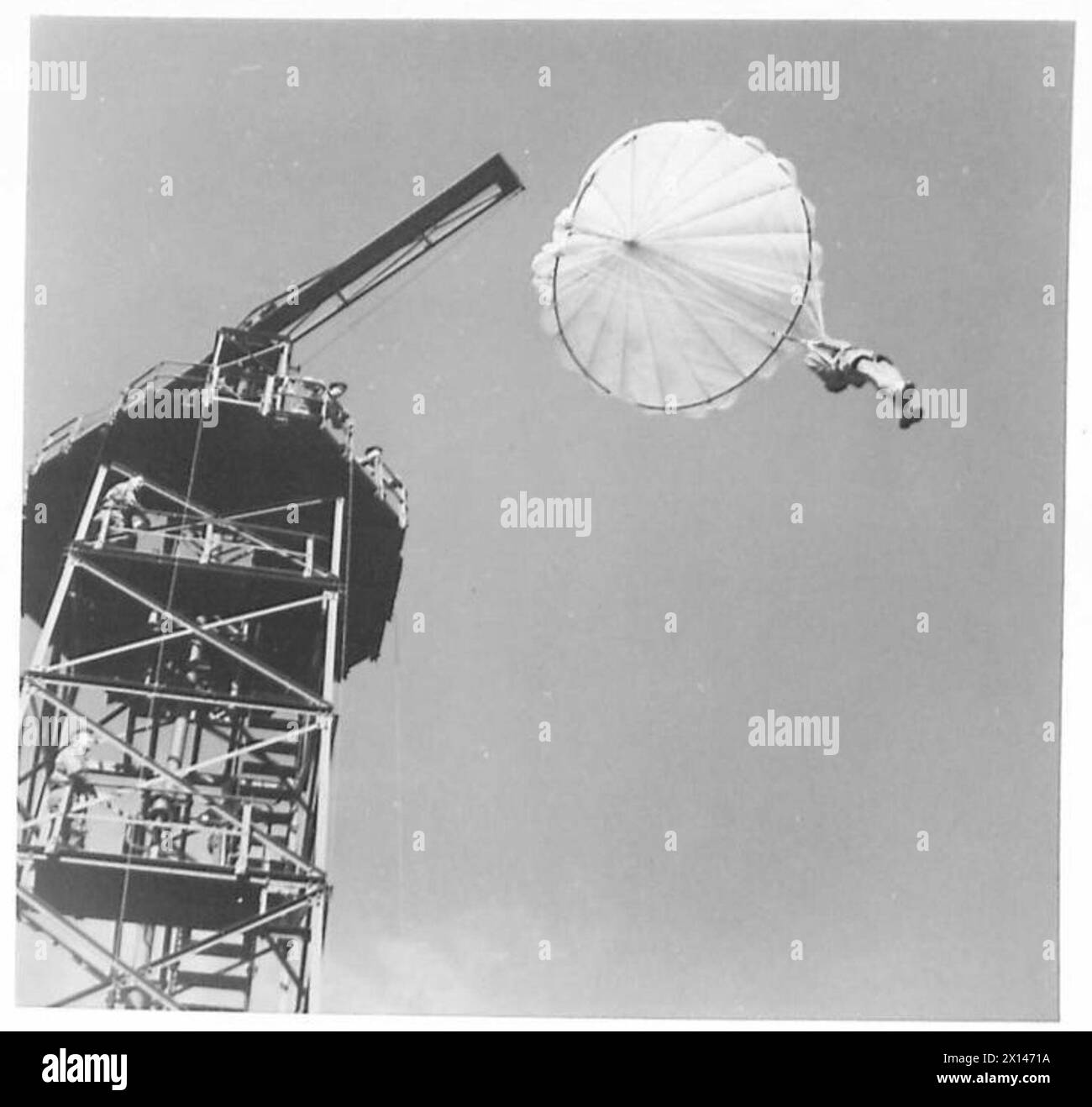 PARACHUTE TRAINING DEPOT & SCHOOL AIRBORNE FORCES - One of the men ...