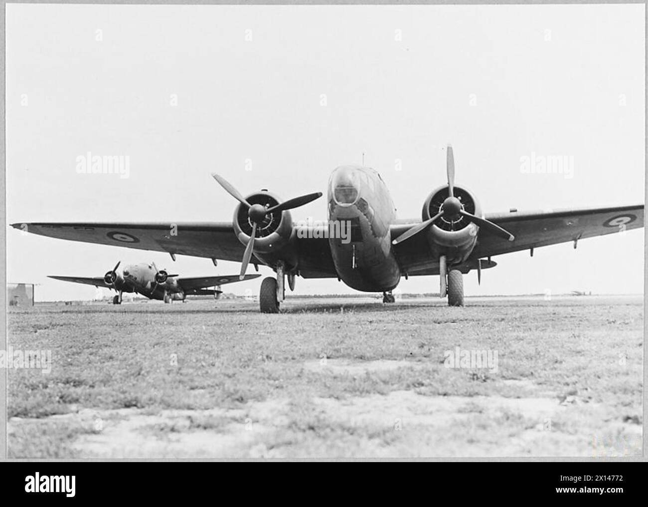 HUDSON MARK 1 (LOCKHEED) - Two Wright Cyclone Engines Stock Photo - Alamy