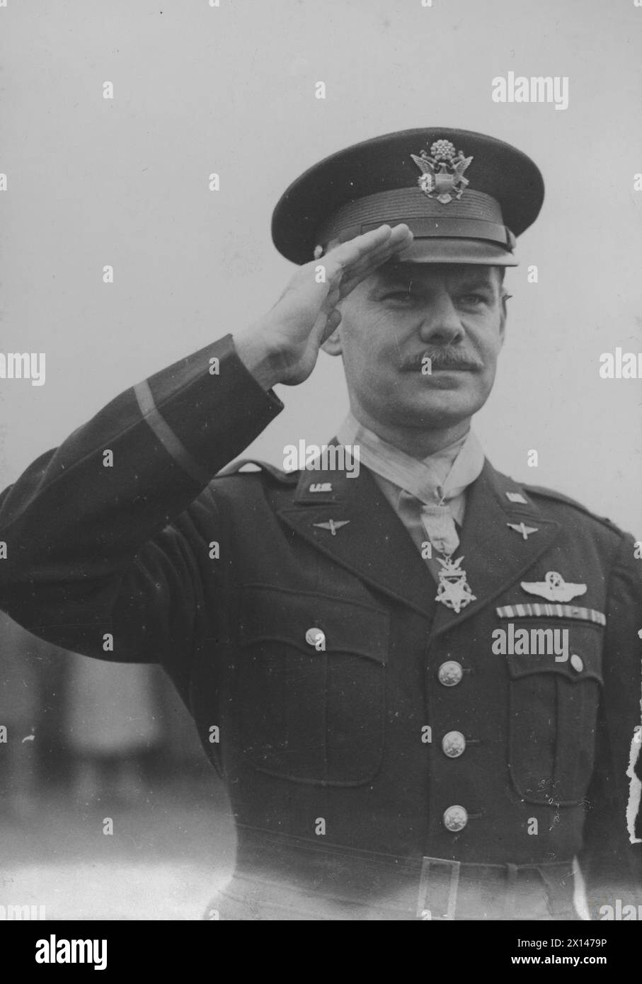 UNITED STATES EIGHTH AIR FORCE IN BRITAIN, 1942-1945 - Colonel Leon ...