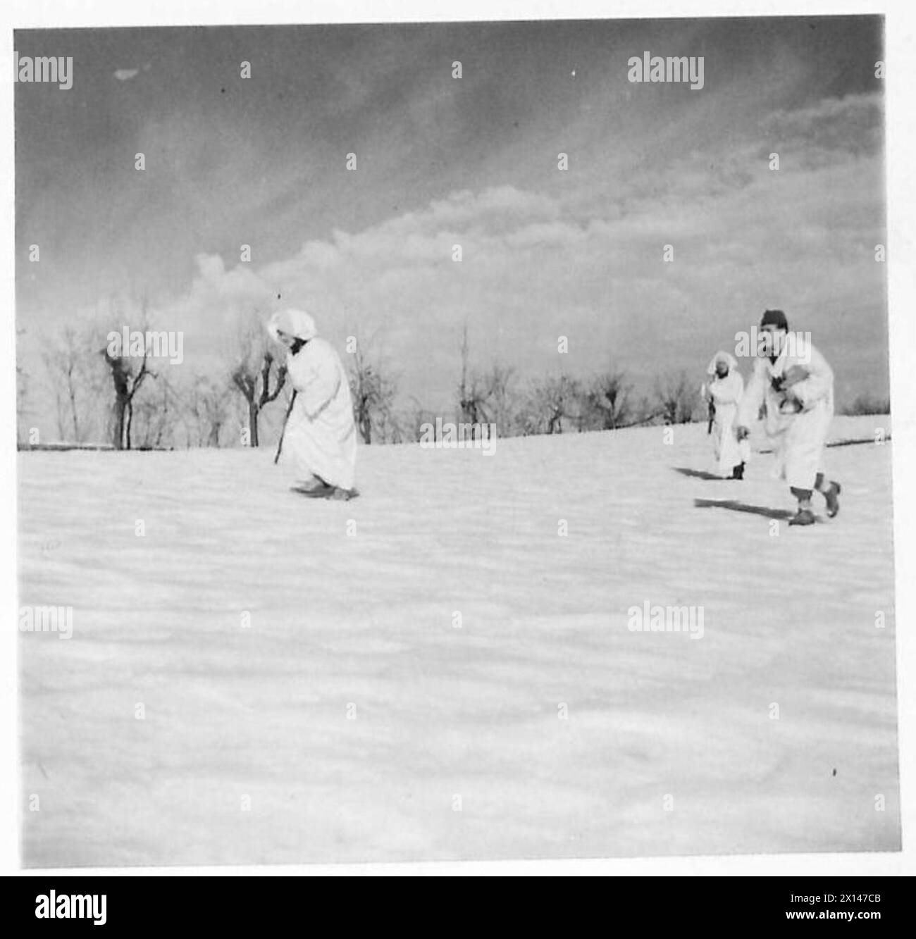 EIGHTH ARMY : WITH THE GURKHAS S. OF RIVER SENIO - A patrol from 8 ...