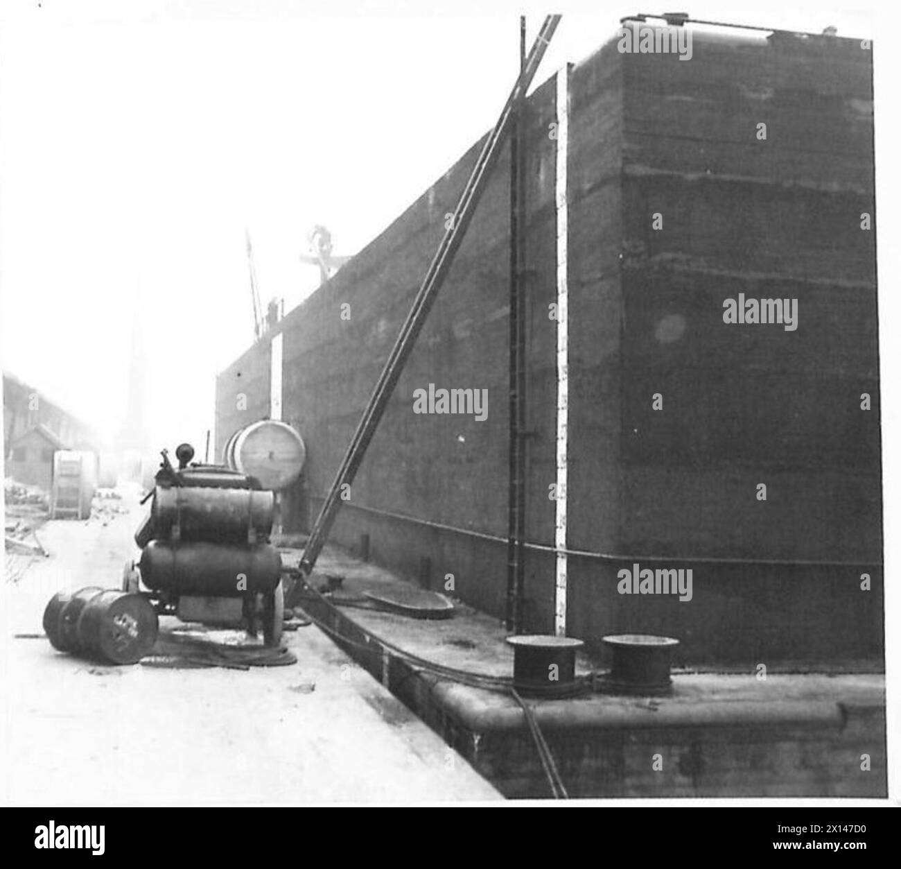 Ship in dock west Black and White Stock Photos & Images - Alamy