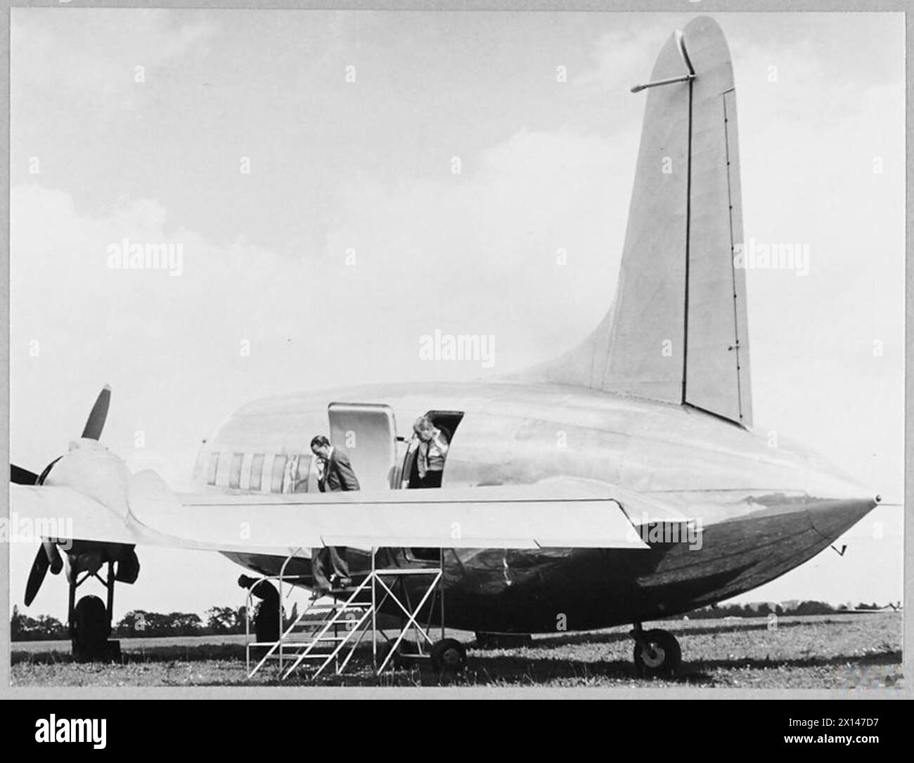 Aircraft manufacturing processes hi-res stock photography and images ...