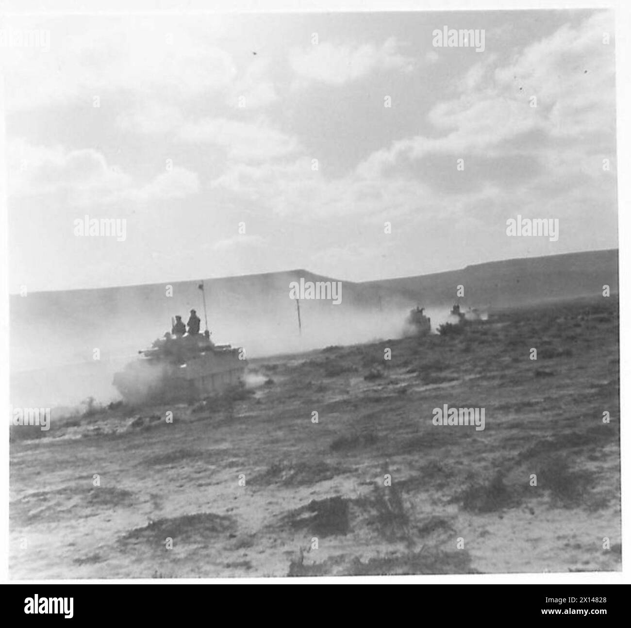 PICTURES FROM THE WESTERN DESERT - Tanks returning to base after battle ...