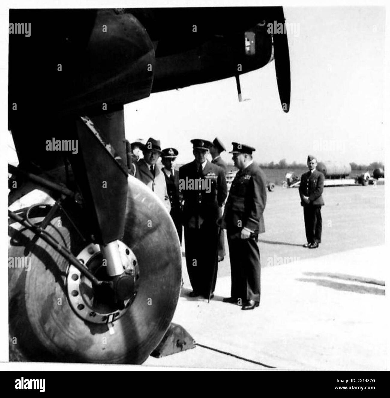 AIR COMMODORE CHURCHILL VISITS BOMBER STATIONS - The Prime Minister ...