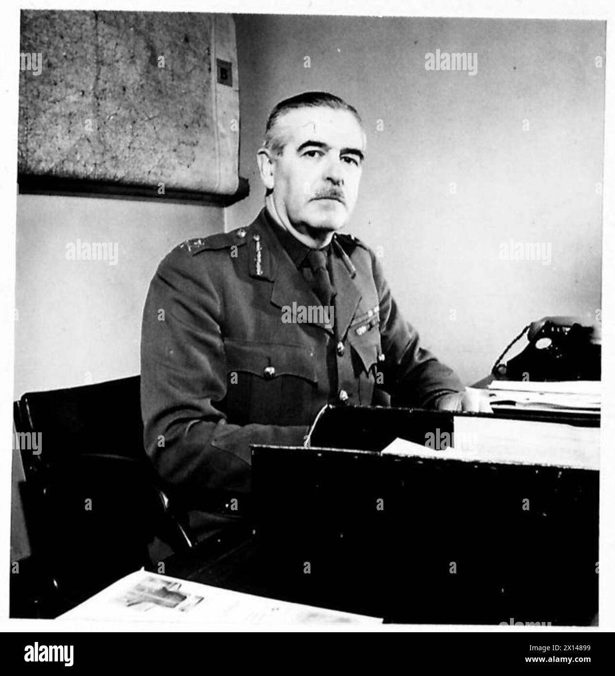 Military official portraits Black and White Stock Photos & Images - Alamy