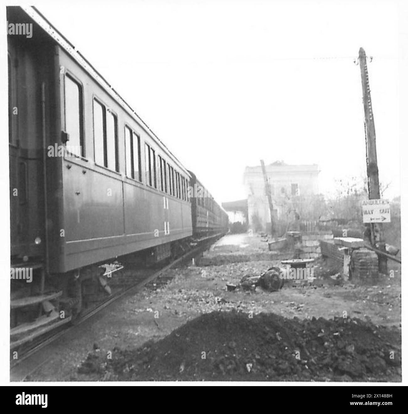 ITALY : FIFTH ARMYHOSPITAL TRAIN - The hospital train arriving at ...