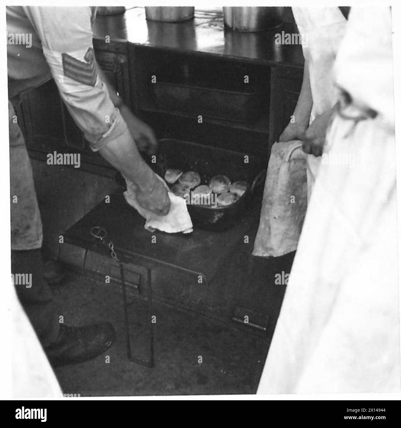 Oven range Black and White Stock Photos & Images - Alamy