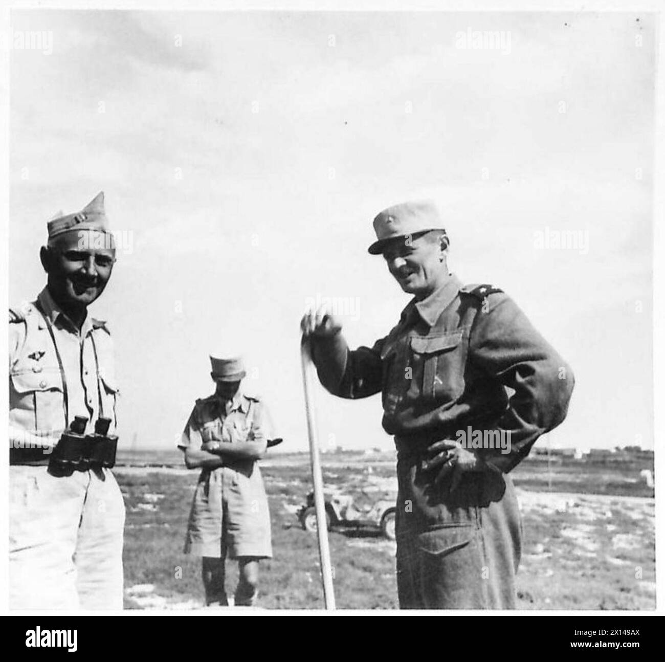 General LeClerc meets with a French officer as French Chad forces enter ...