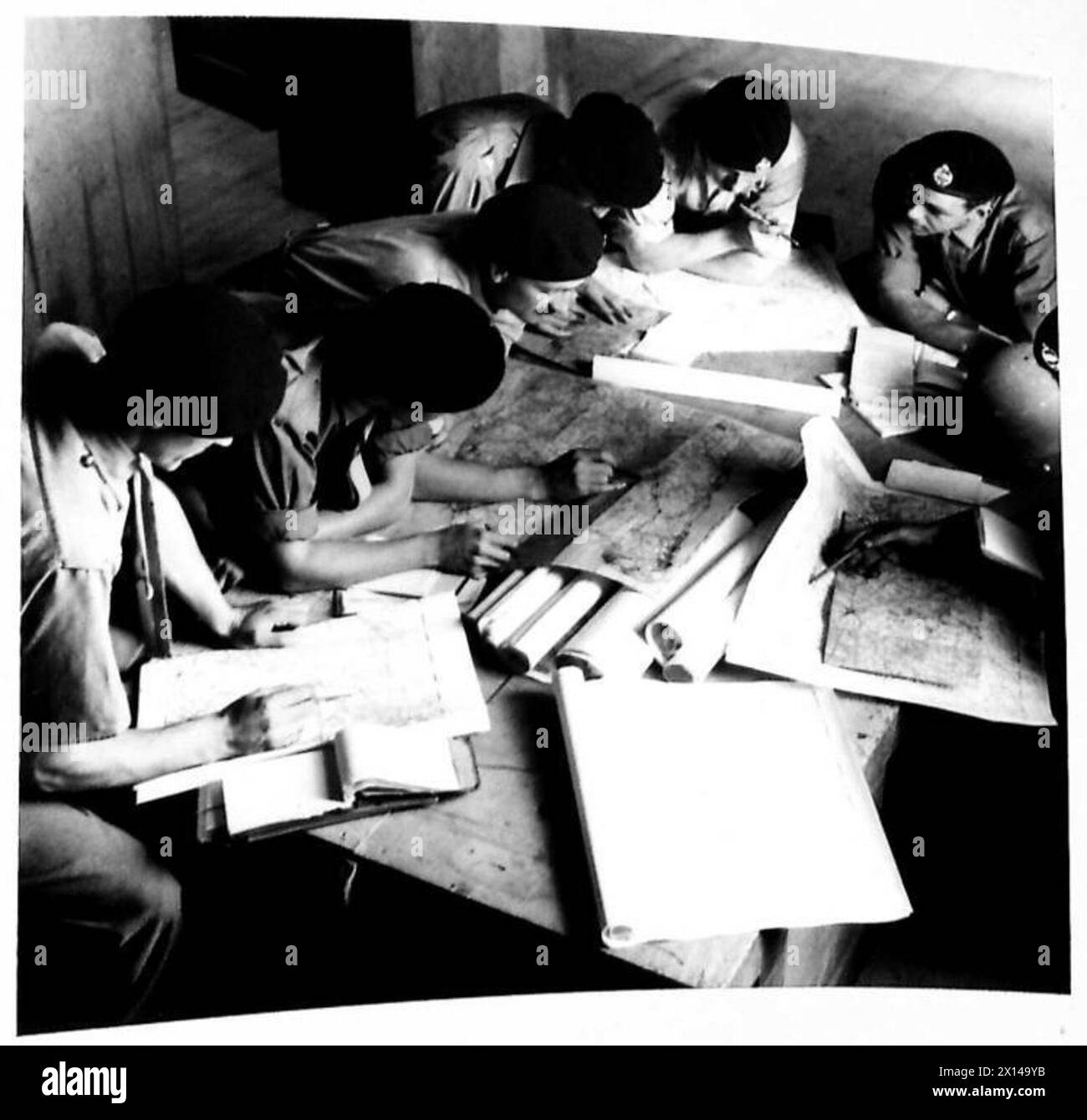 Scale maps Black and White Stock Photos & Images - Alamy