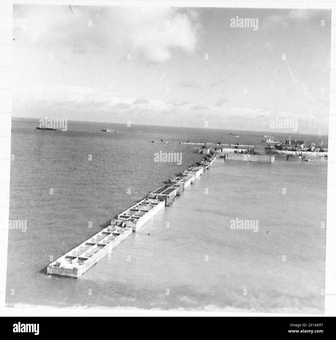 PHOTOGRAPHS OF PREFABRICATED PORT, ETC. - Rhino unloading, Phoenix and ...