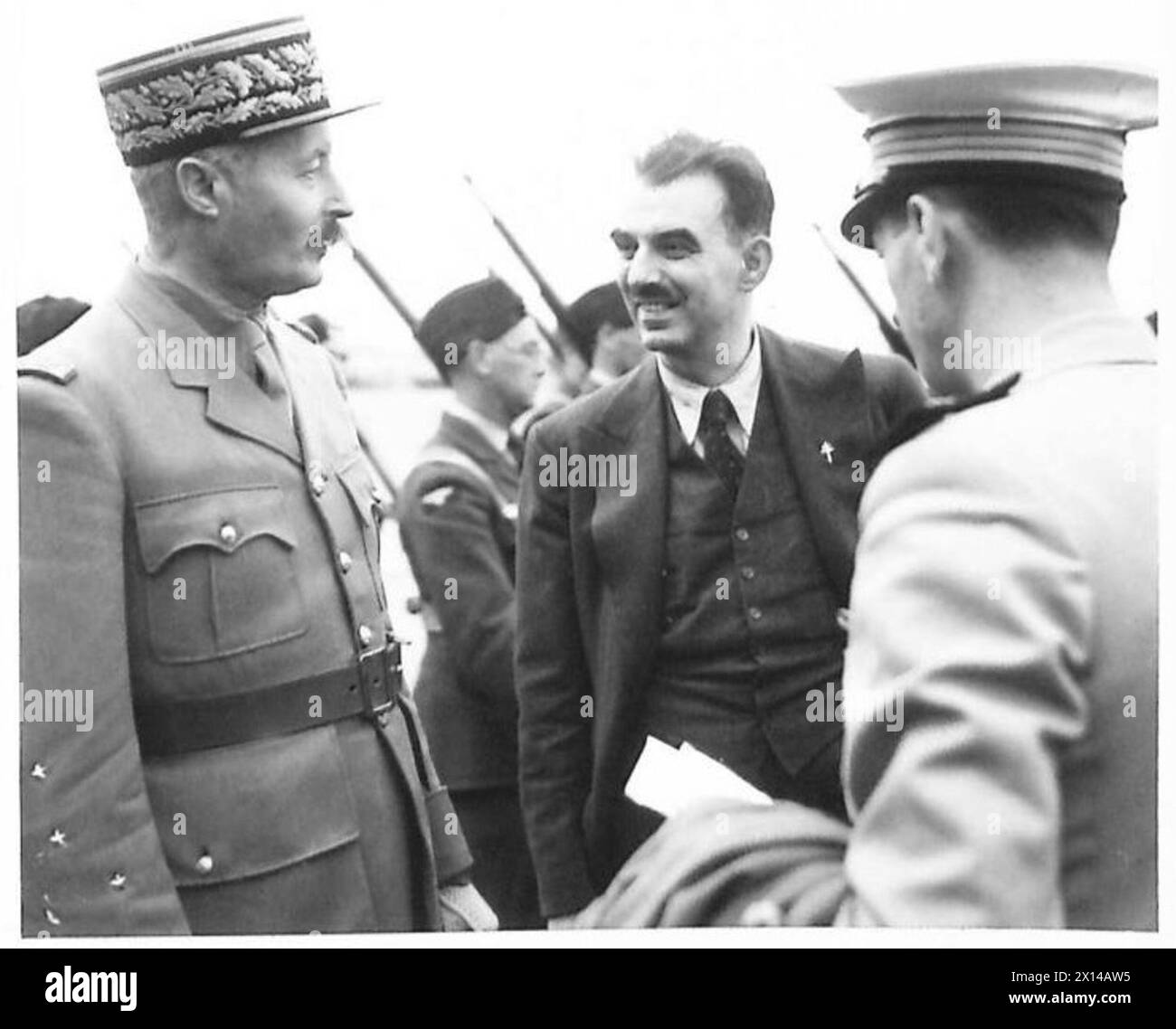 GENERAL GIRAUD ARRIVES IN ENGLAND - General Giraud with M.Andre Philip ...