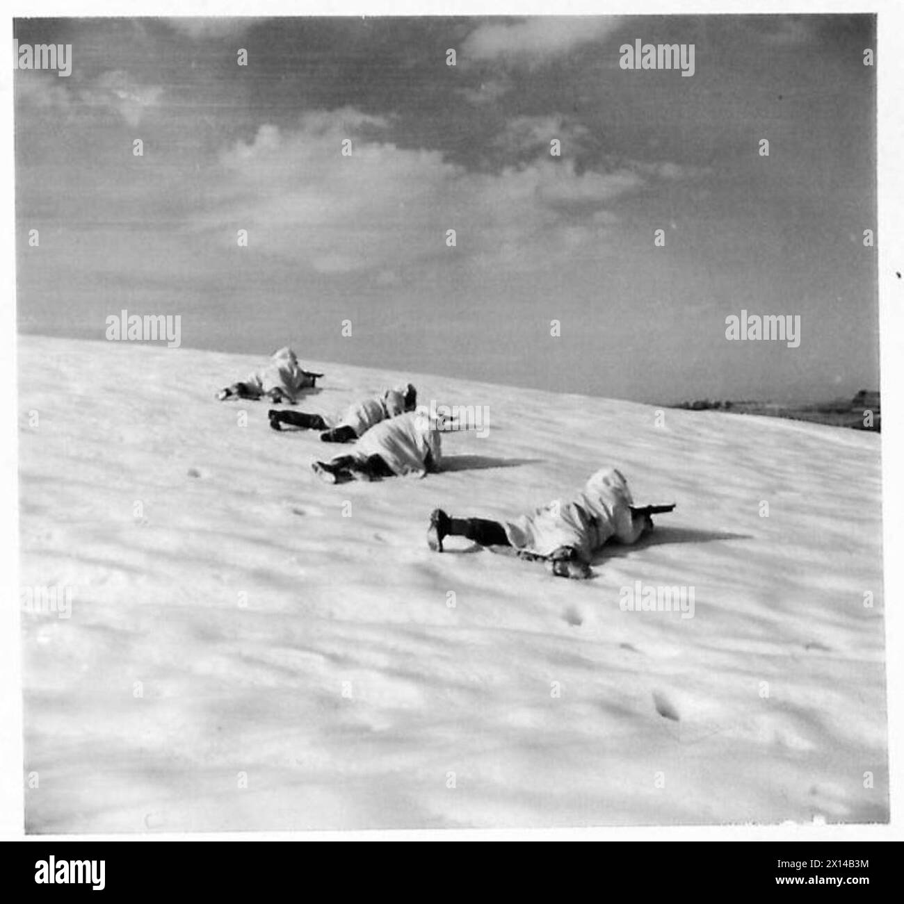 EIGHTH ARMY : WITH THE GURKHAS S. OF RIVER SENIO - They crawl over a ...