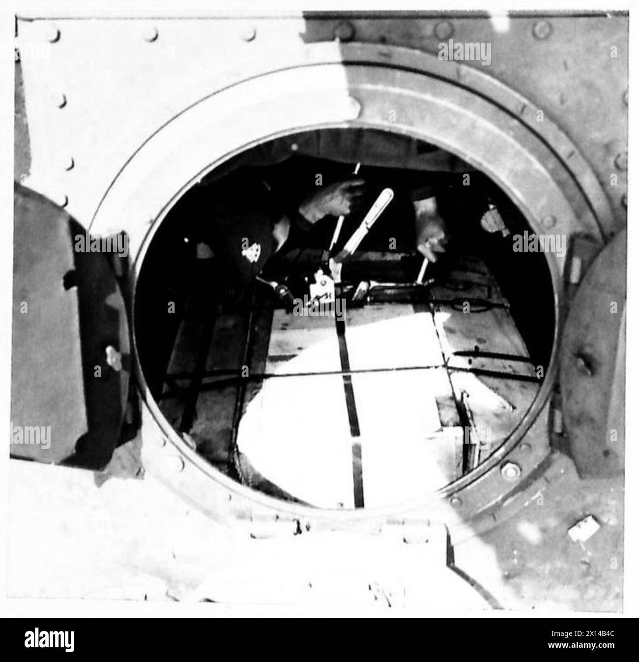 "SPECIAL TREATMENT FOR TANKS FOR RUSSIA" - Stowing and finally banding ...