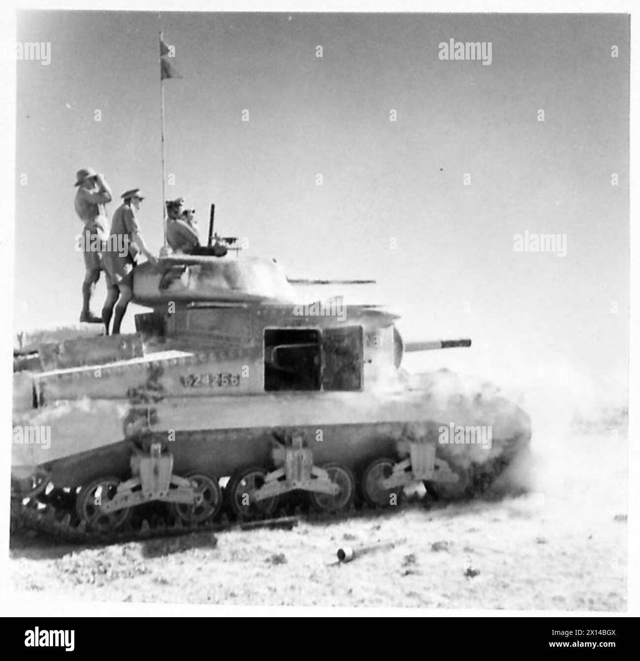H.R.H. THE DUKE OF GLOUCESTER VISITS THE WESTERN DESERT - While with ...