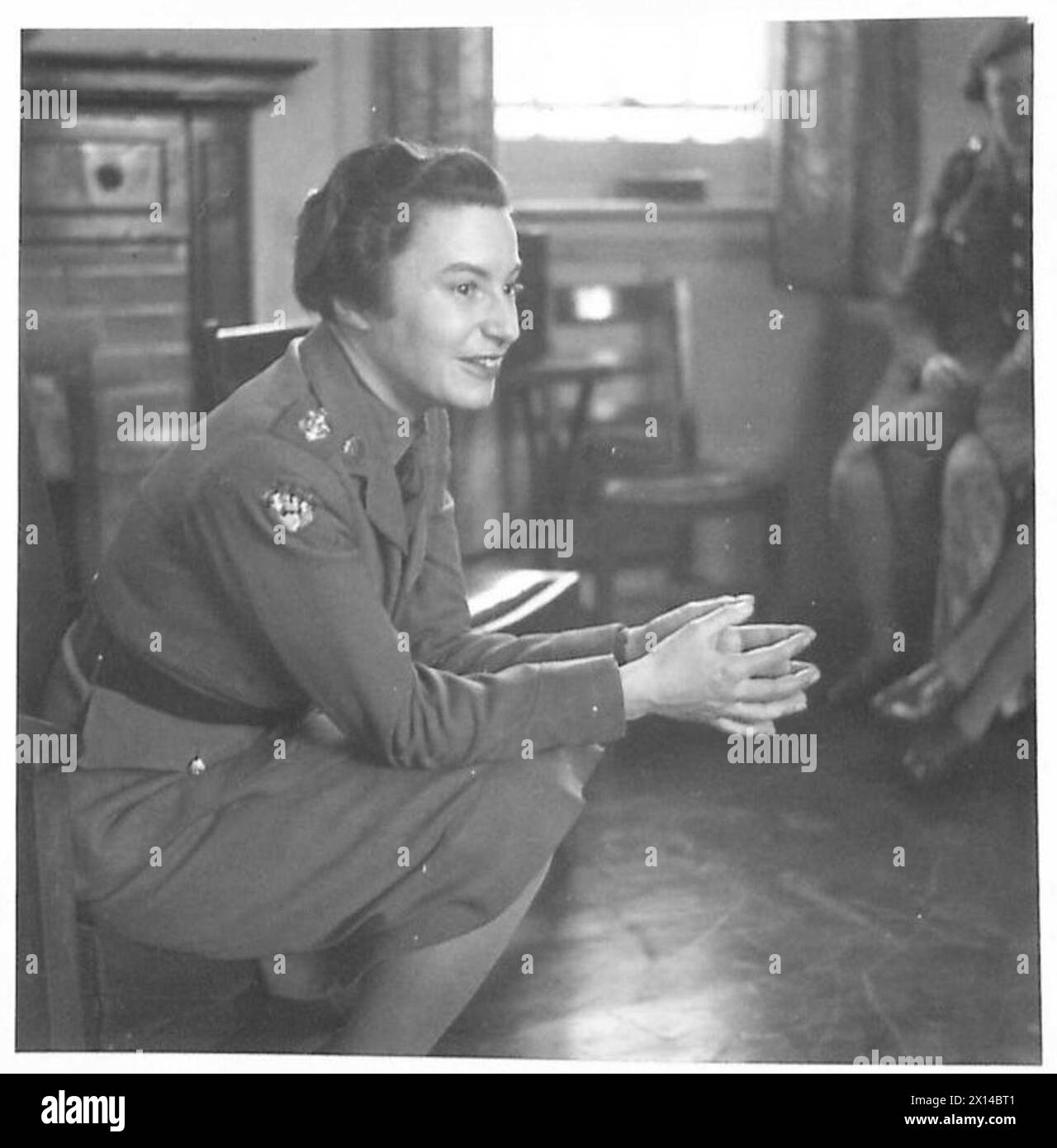 ARMY BUREAU OF CURRENT AFFAIRS - Junior Commander Pamela Frankau shows ...