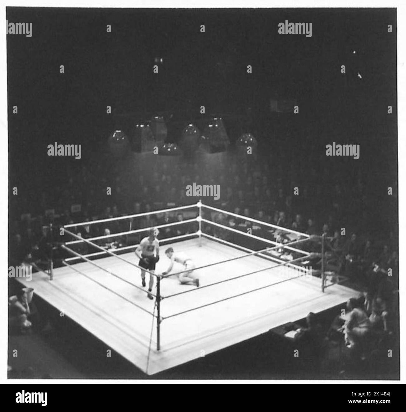 ARMY BOXING CHAMPIONSHIPS - The Light-Weight Final between L/Bdr. Smith ...