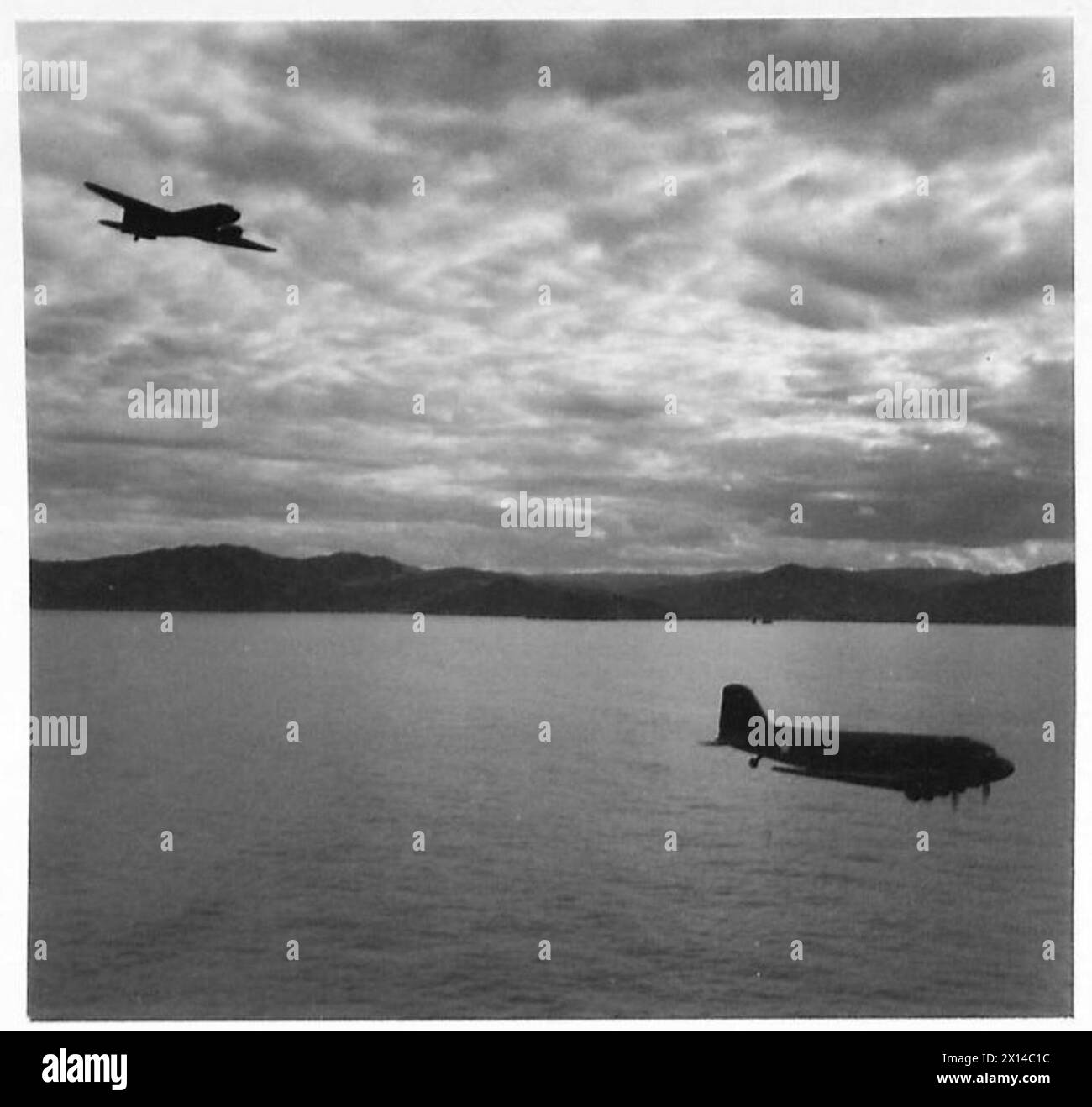 C 47 skytrain 1942 Black and White Stock Photos & Images - Alamy