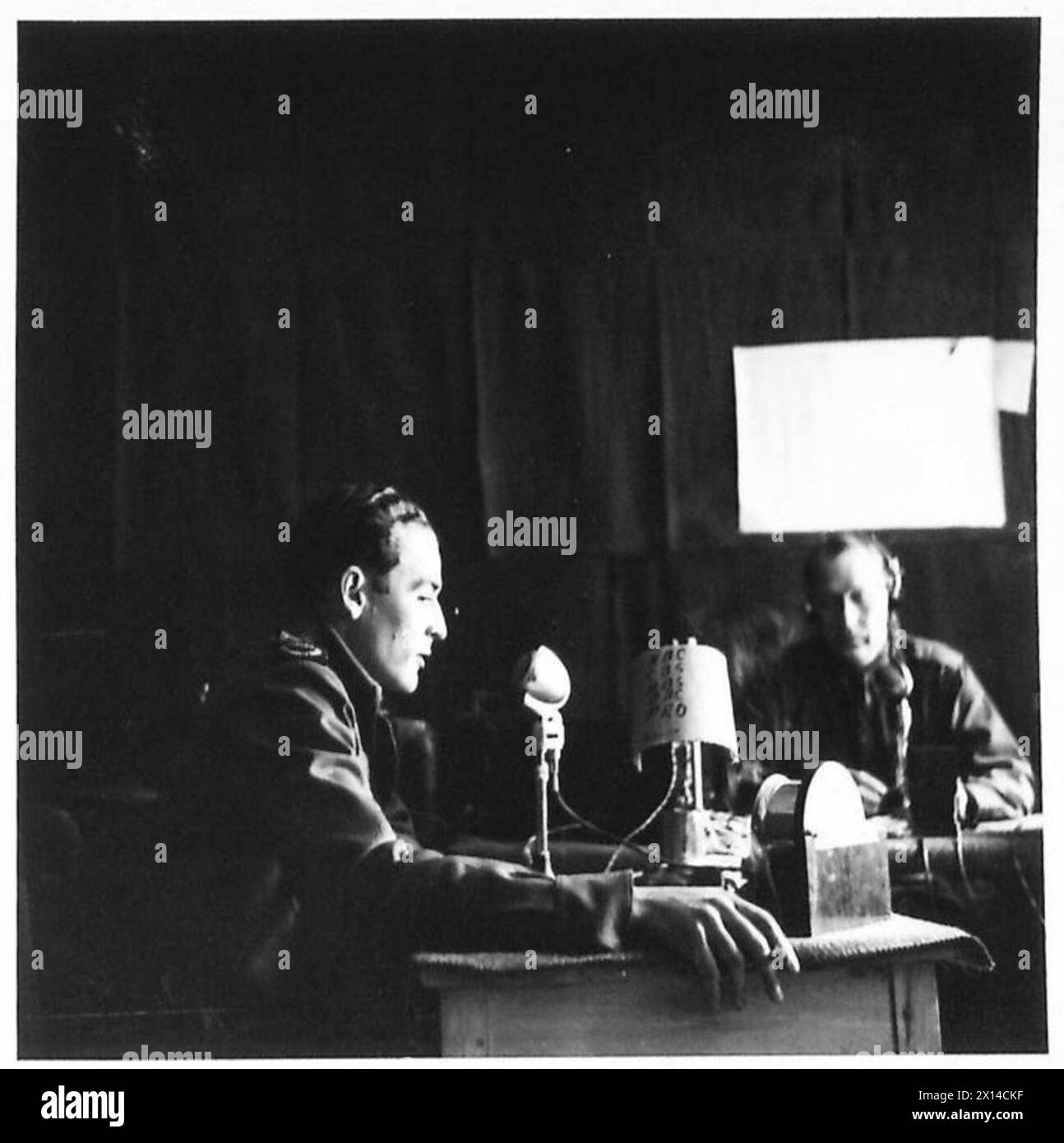 ALLIED RADIO COMMENTATORS IN NORTH AFRICA - Charles Collingwood of ...