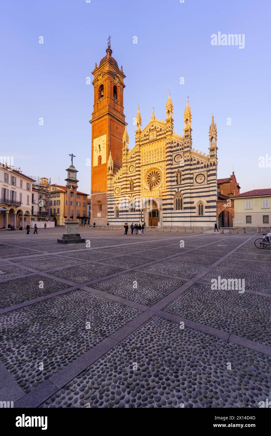 Duomo di monza hi-res stock photography and images - Alamy