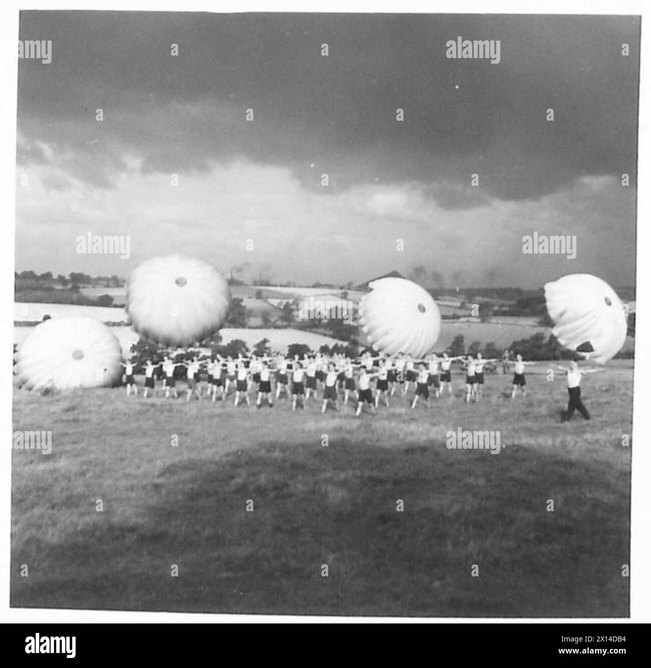Squad exercises hi-res stock photography and images - Alamy