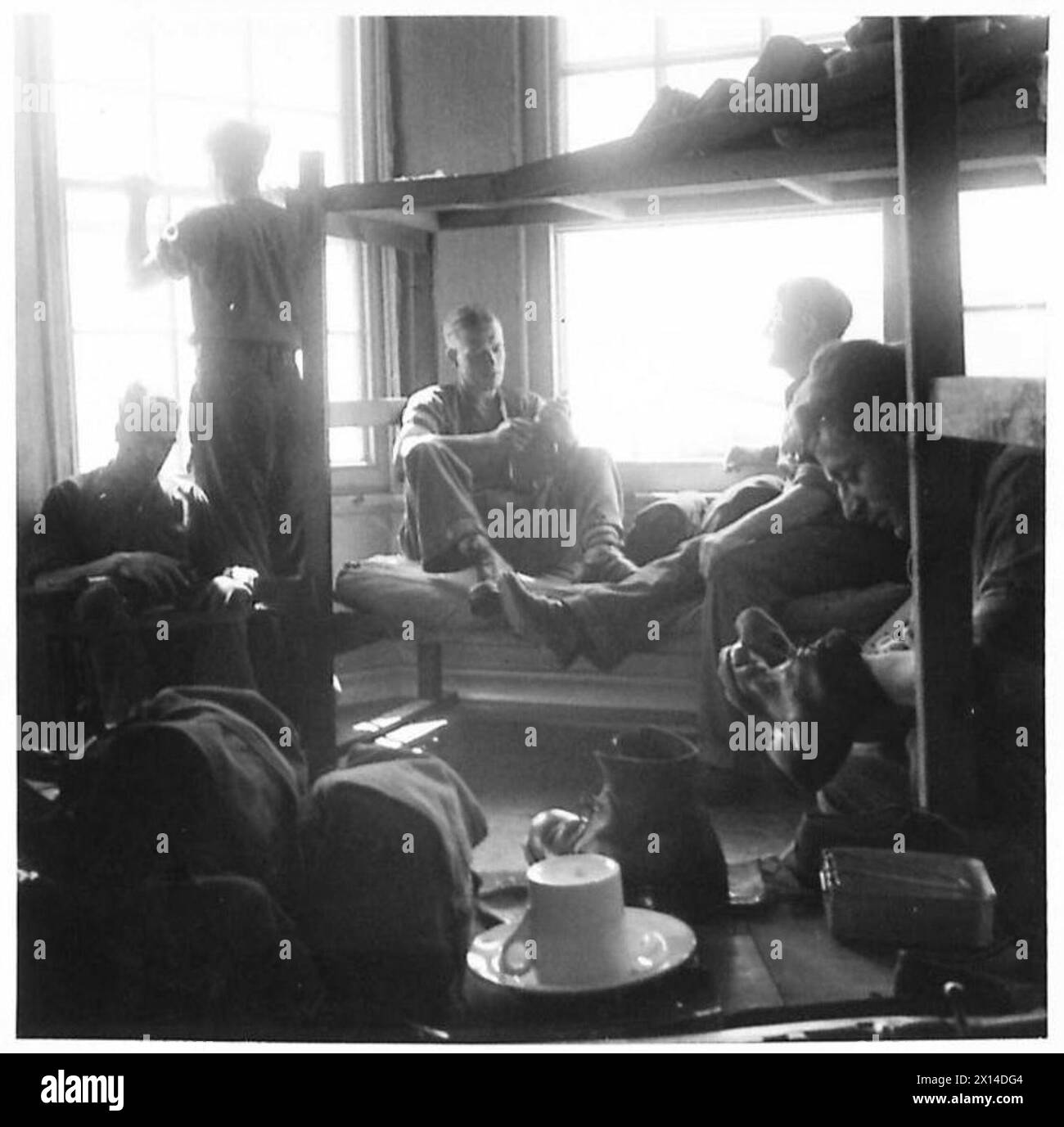 LIFE AT COASTAL DEFENCE BATTERIES - Some of the men in their billet ...