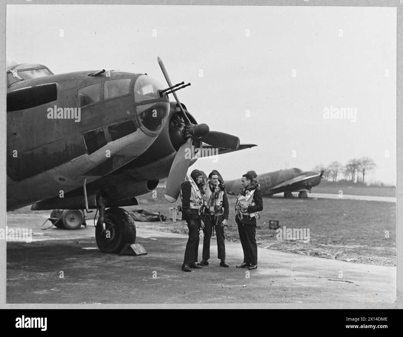 Lockheed Ventura aircraft and aircrew of No. 464 Squadron, Royal ...