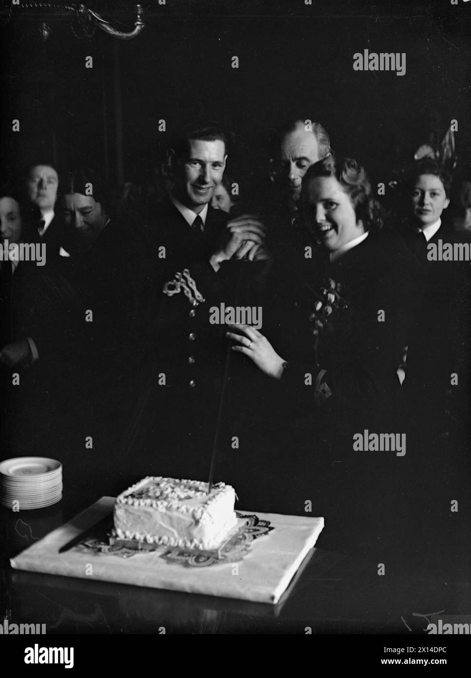 ALL NAVAL WEDDING. 10 JANUARY 1942, GREENOCK. THIRD OFFICER JOAN RUOFF ...