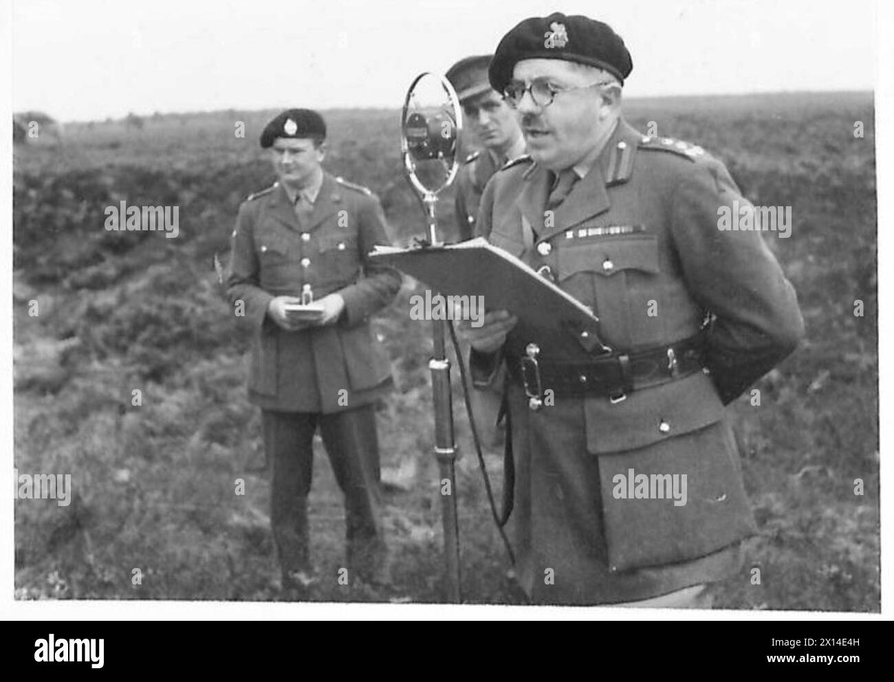 Addresses the crowd Cut Out Stock Images & Pictures - Alamy