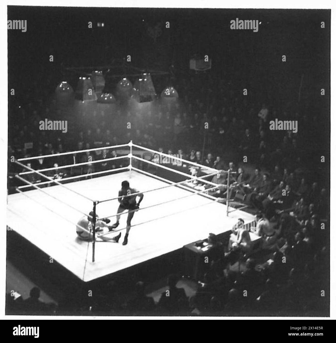 ARMY BOXING CHAMPIONSHIPS - The Heavy-Weight Final. L/Cpl. Falls WNSR ...