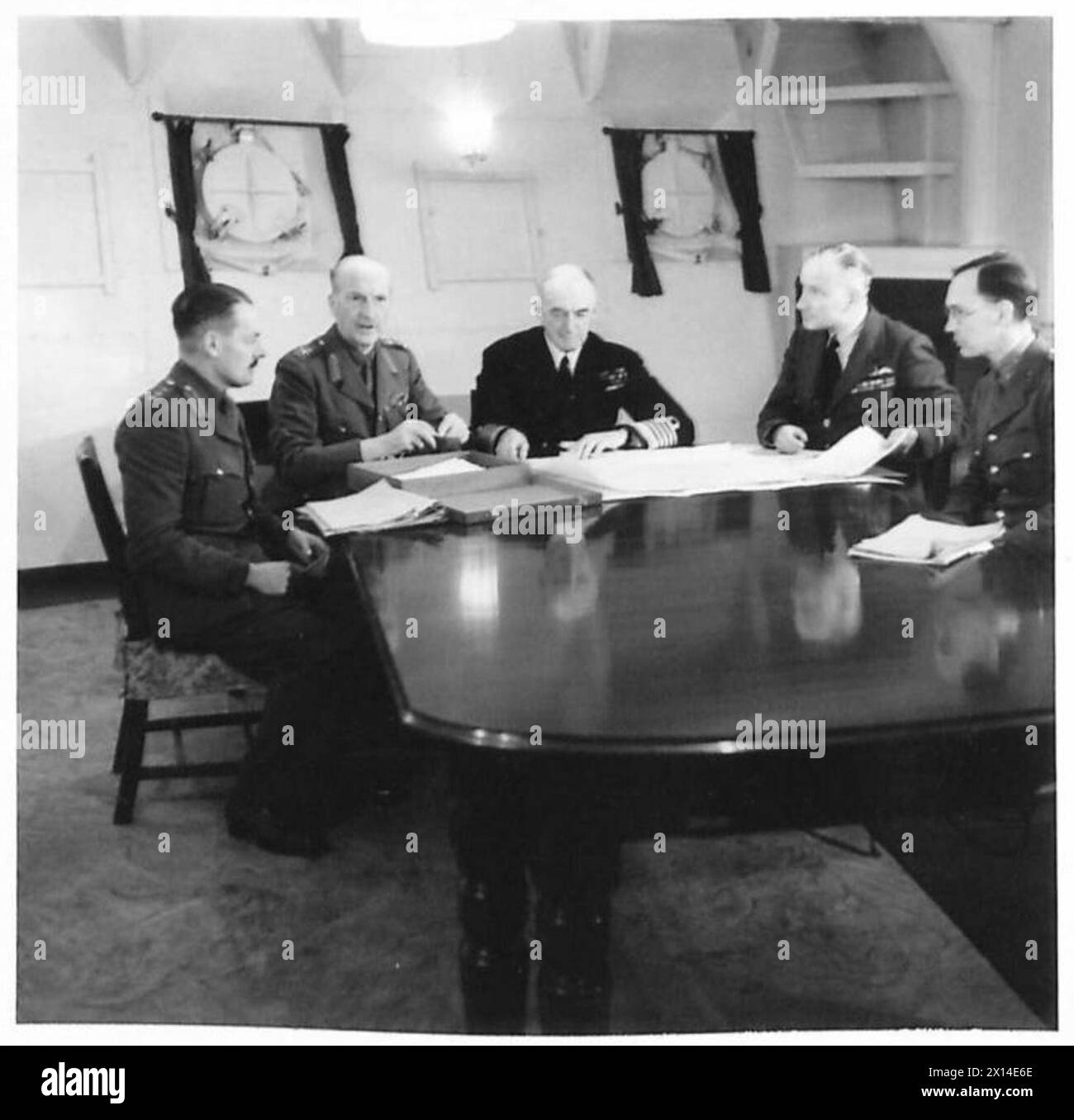 THE PRIME MINISTER AND PARTY ON THEIR WAY ACROSS THE ATALANTIC TO MEET ...