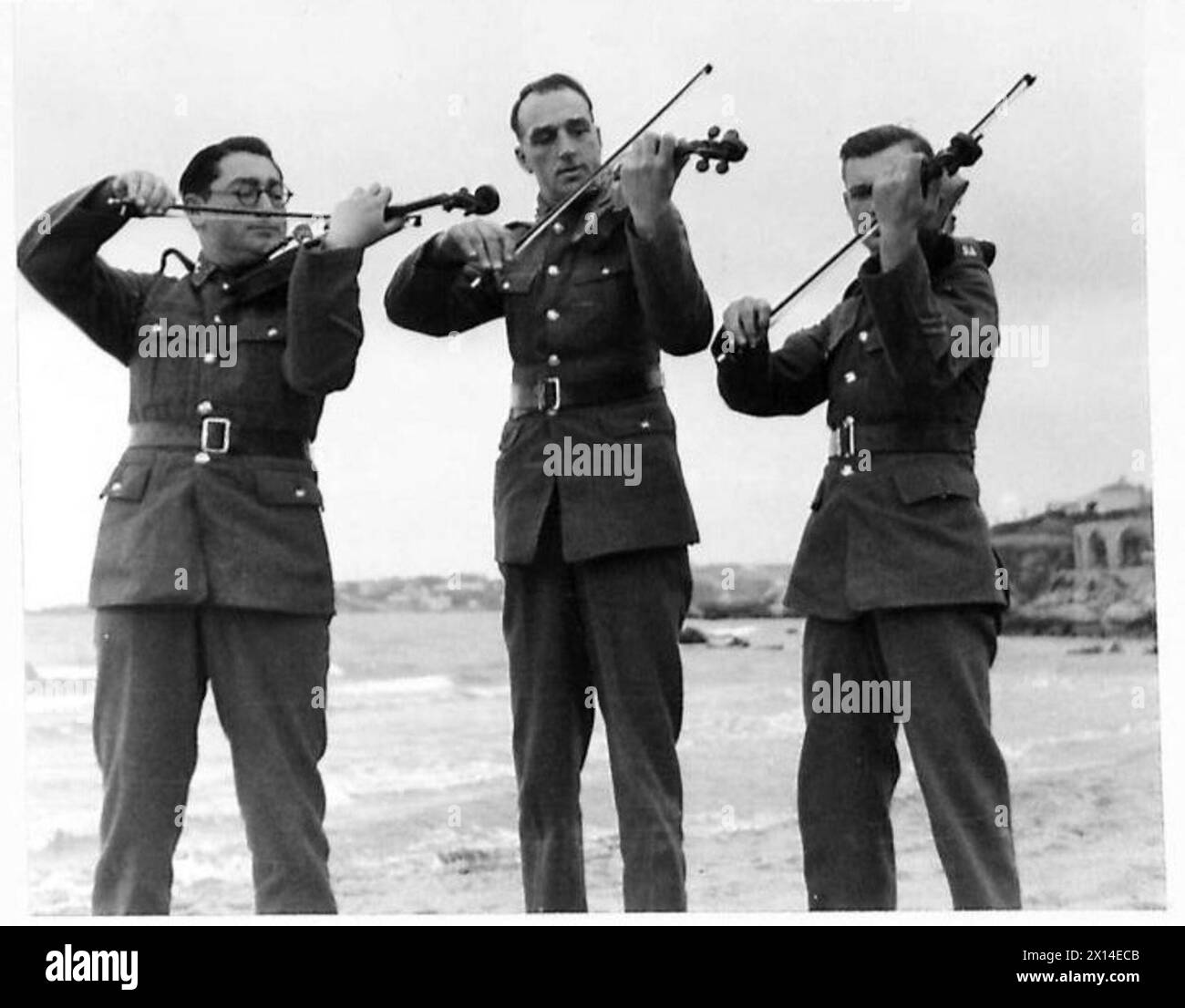 NORTH AFRICA : OBSERVER STORYR.A.BAND AT AMERICAN HOSPITAL - Left to ...