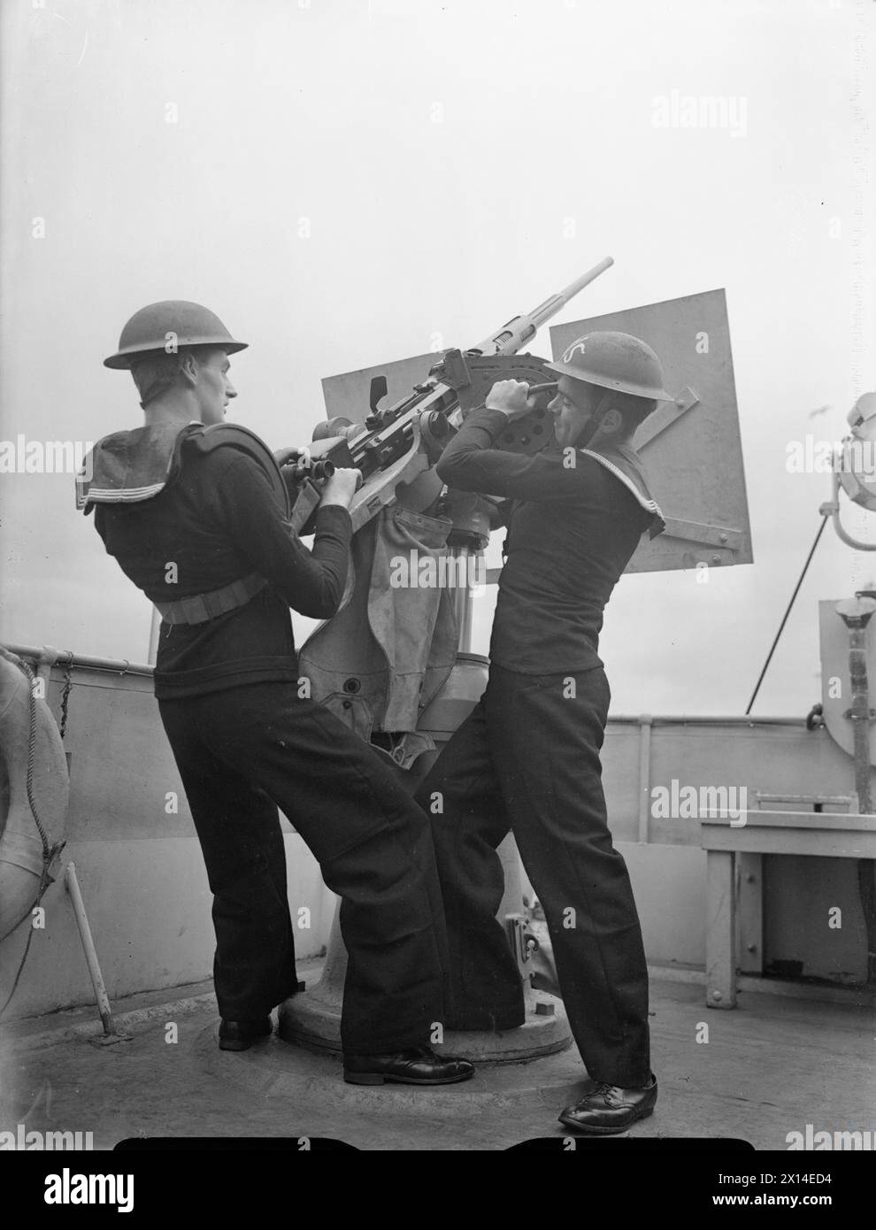 THE ROYAL NAVY DURING THE SECOND WORLD WAR - A gunner of HMS CELANDINE ...