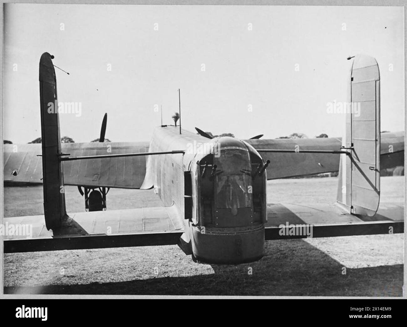 WHITLEY NIGHT BOMBER OF THE ROYAL AIR FORCE - [1210] The sting in the ...