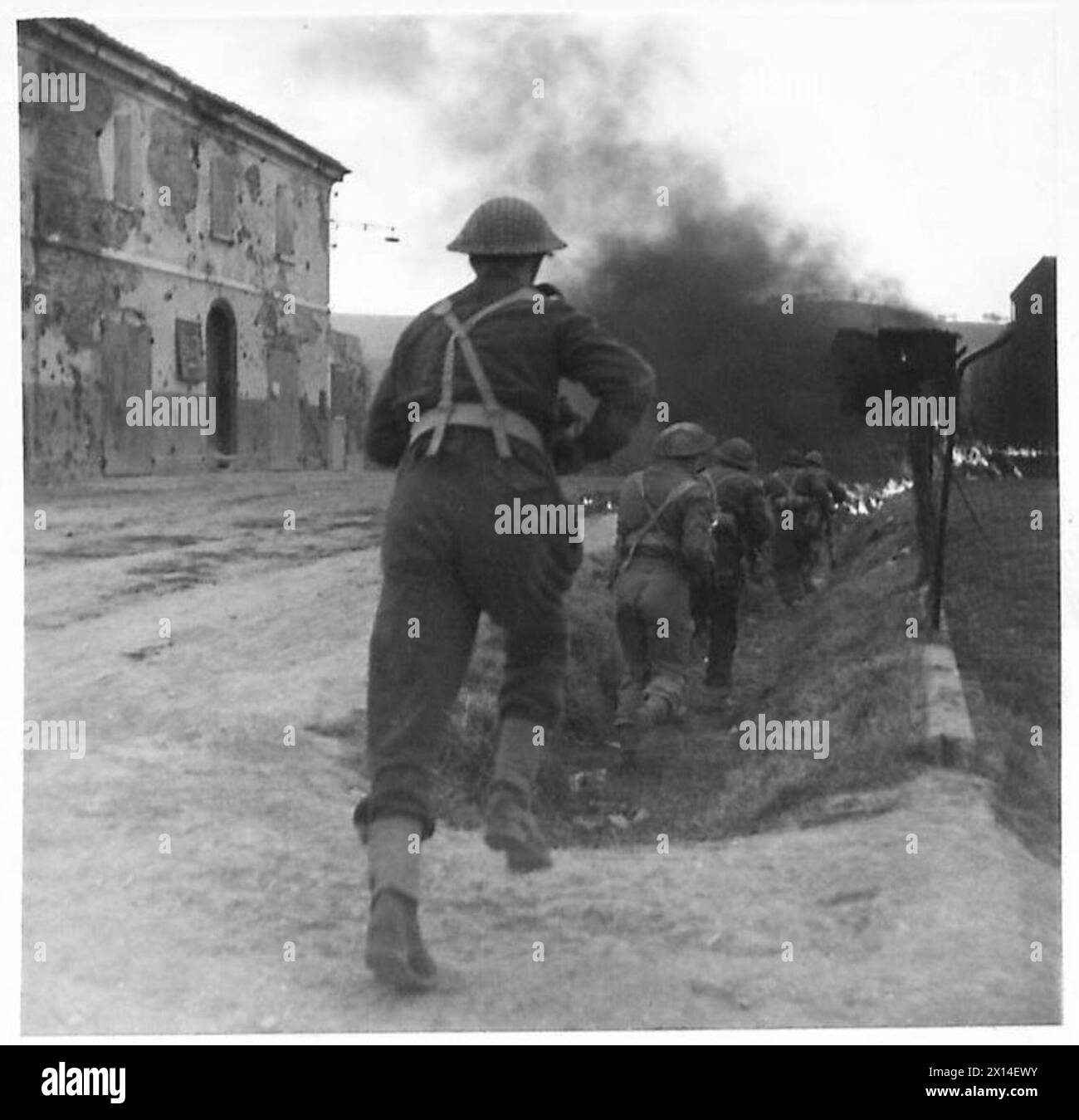EIGHTH ARMY : PREPARATION FOR SPRING OFFENSIVE - Wasps (flame throwing ...