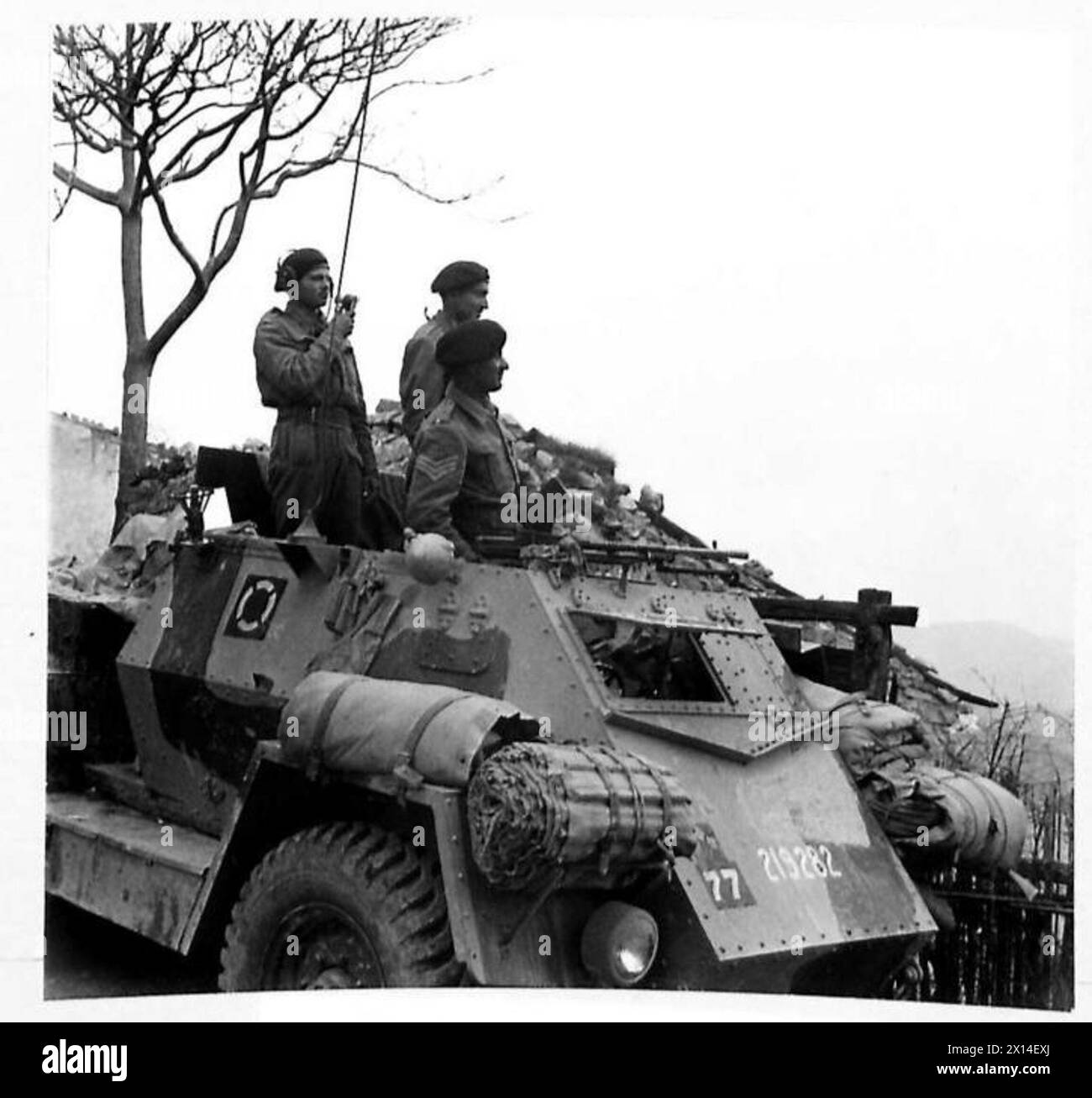ITALY : EIGHTH ARMYINDIAN TROOPS - A Recce patrol of the 6th Duke of ...
