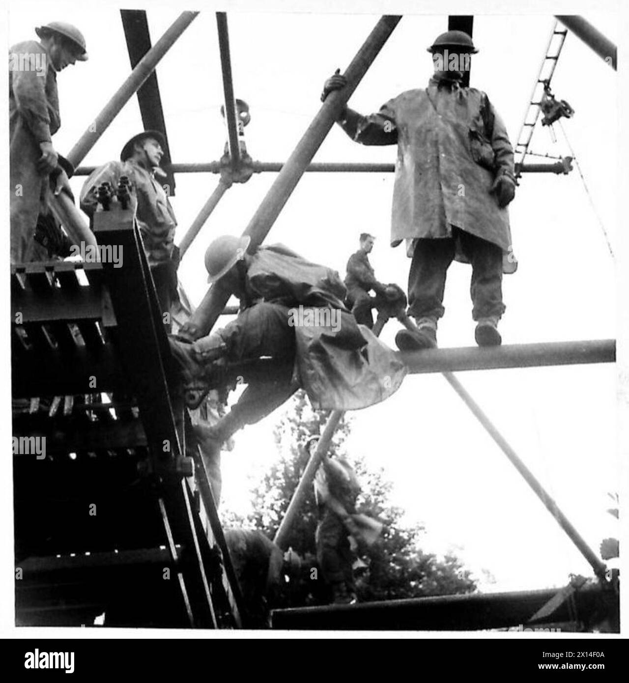 NCOs train at the Military School of Engineering, constructing an ...