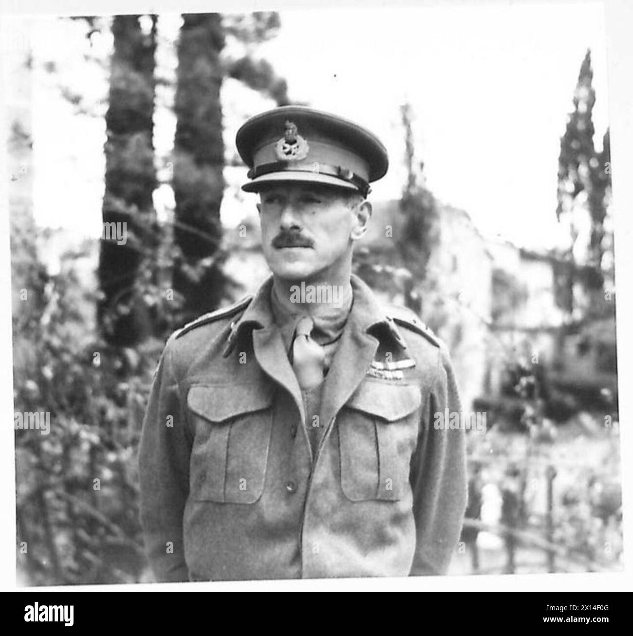 Lieutenant british army insignia Black and White Stock Photos & Images ...