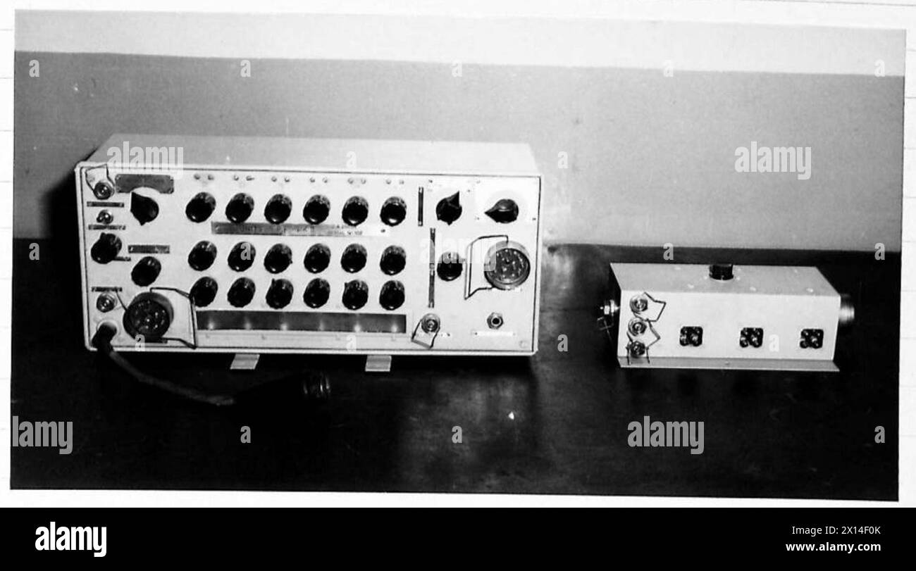 WIRELESS EQUIPMENT - S.P.F. Mk.2 Unit and junction box British Army ...