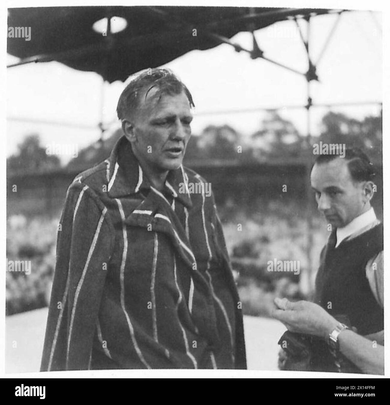 Boxer Neusel is shown after the decision in the Hamburg boxing match ...