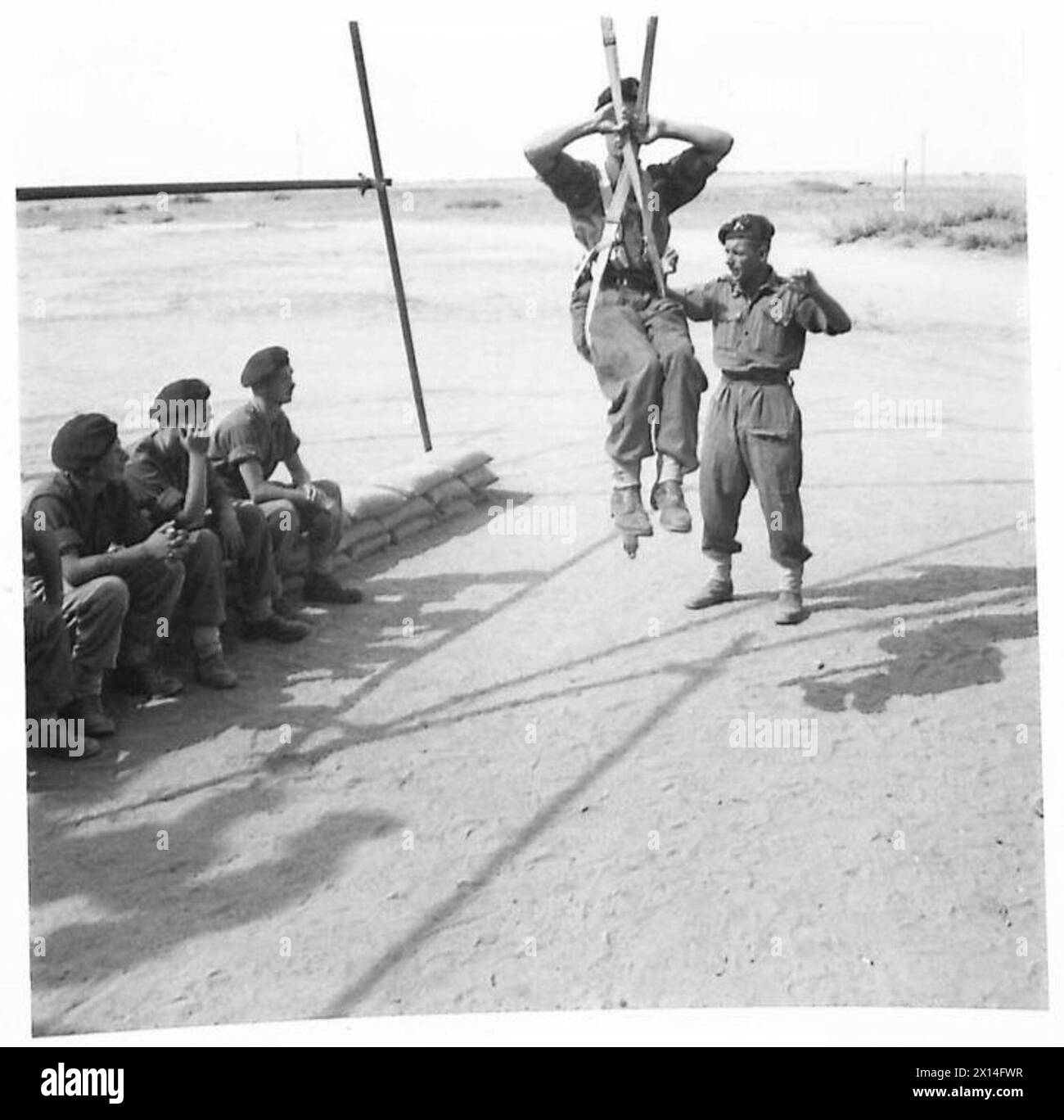 Paratroops in north africa hi-res stock photography and images - Alamy