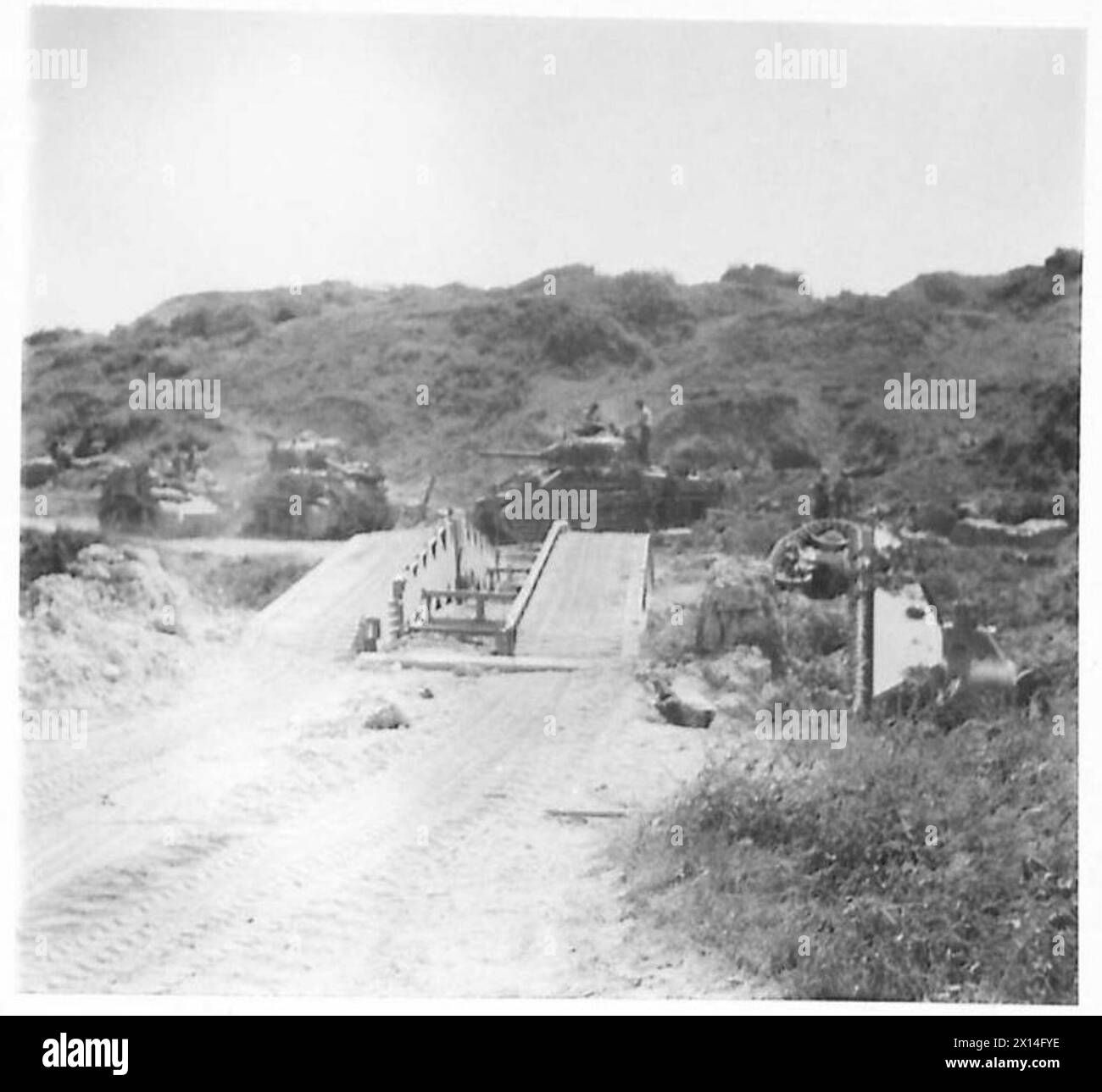 ITALY : THE ASSAULT ON THE GUSTAV LINE - Light tanks approach the ...
