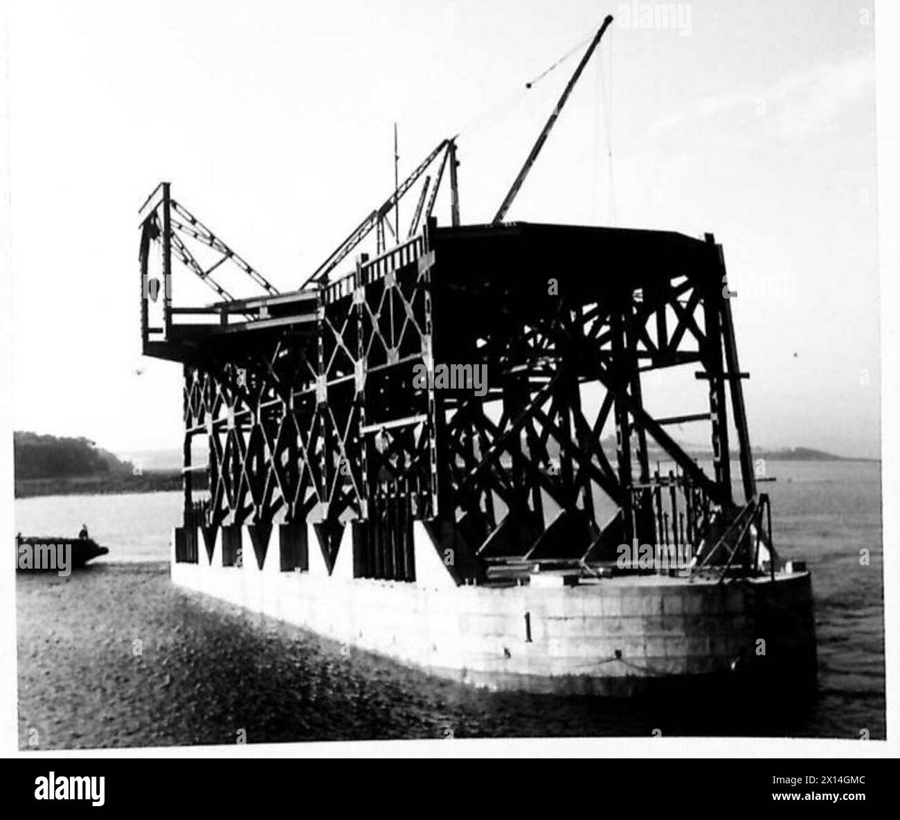 SPECIAL ASSIGNMENT FOR D.TN. - Sinking "Hippo 1" on site British Army ...