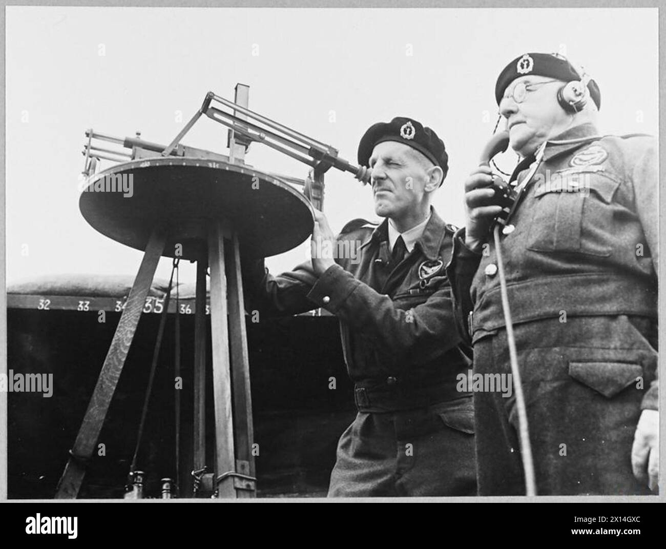 THE ROYAL OBSERVER CORPS TOWN POST - 8216 Reporting the course of a ...