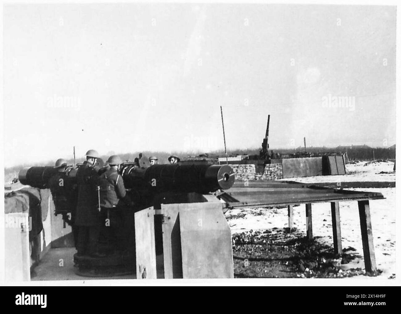 ANTI-AIRCRAFT GUN STATION - Chatham British Army Stock Photo - Alamy