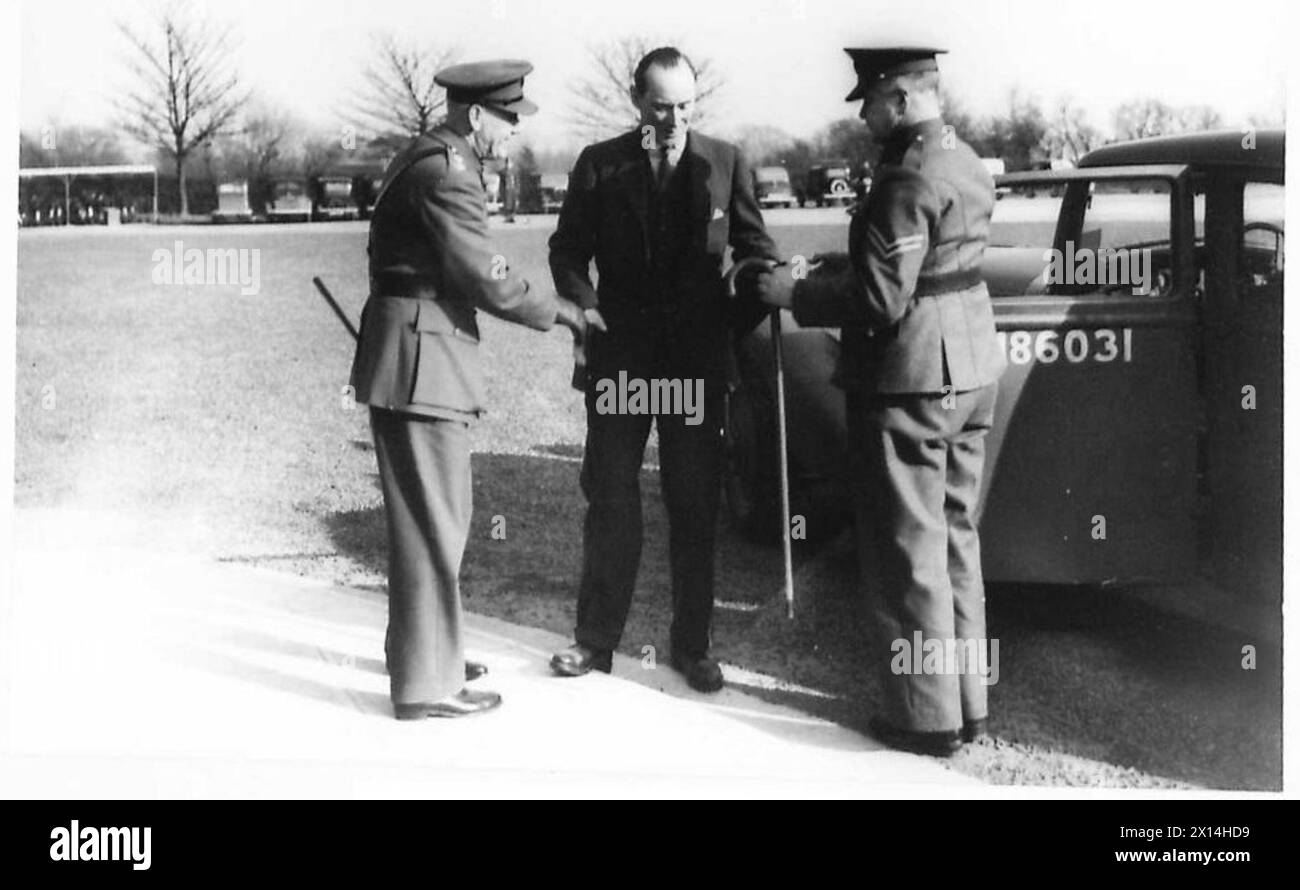 WAR MINISTER VISITS ARMY SCHOOL OF COOKERY - The Secretary of State ...