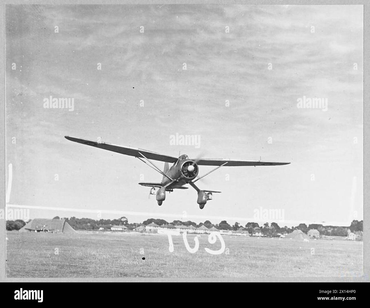 Stub wings hi-res stock photography and images - Alamy