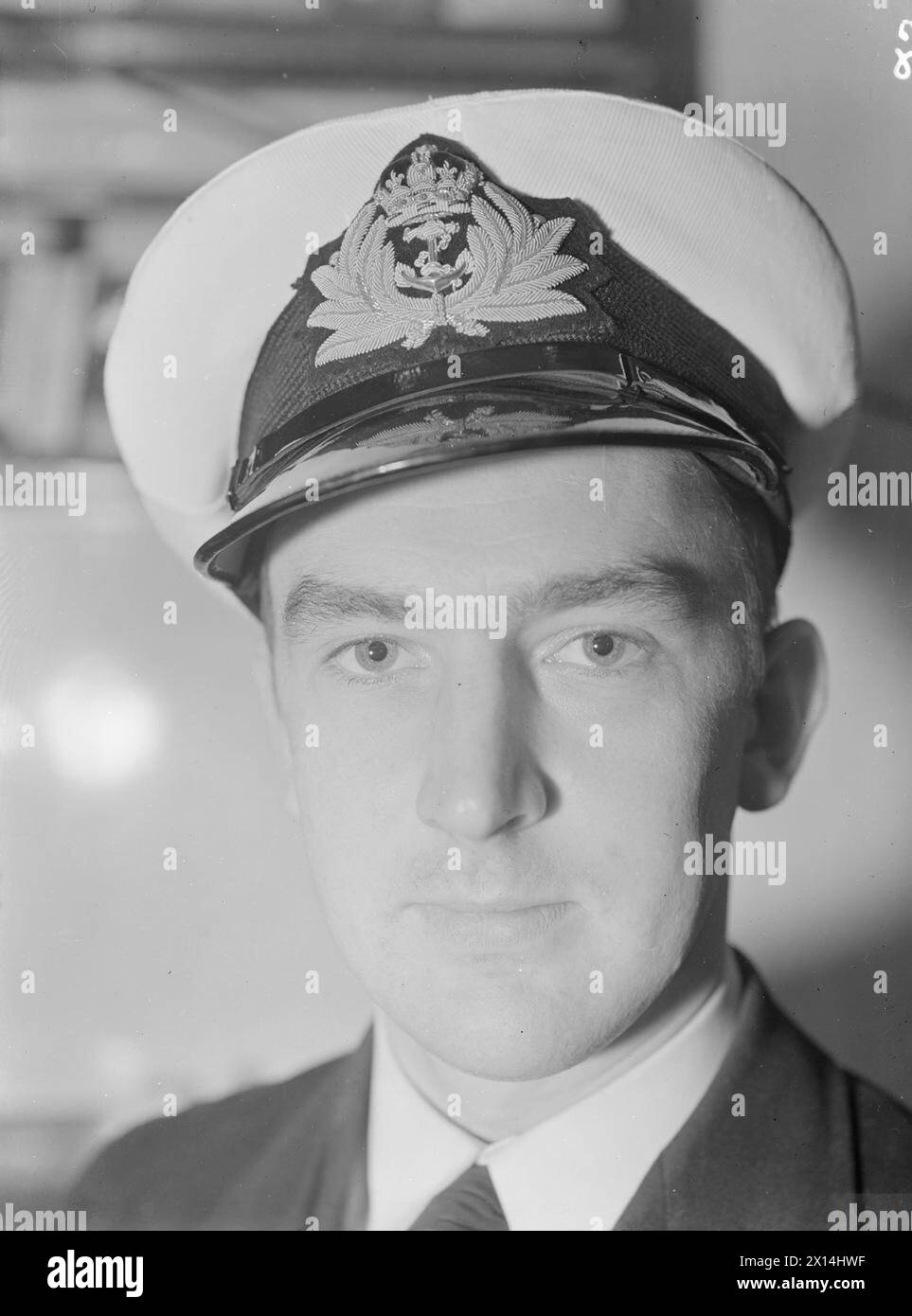 SHIP'S OFFICERS ABOARD A BRITISH AIRCRAFT CARRIER. 4 JANUARY 1943 ...